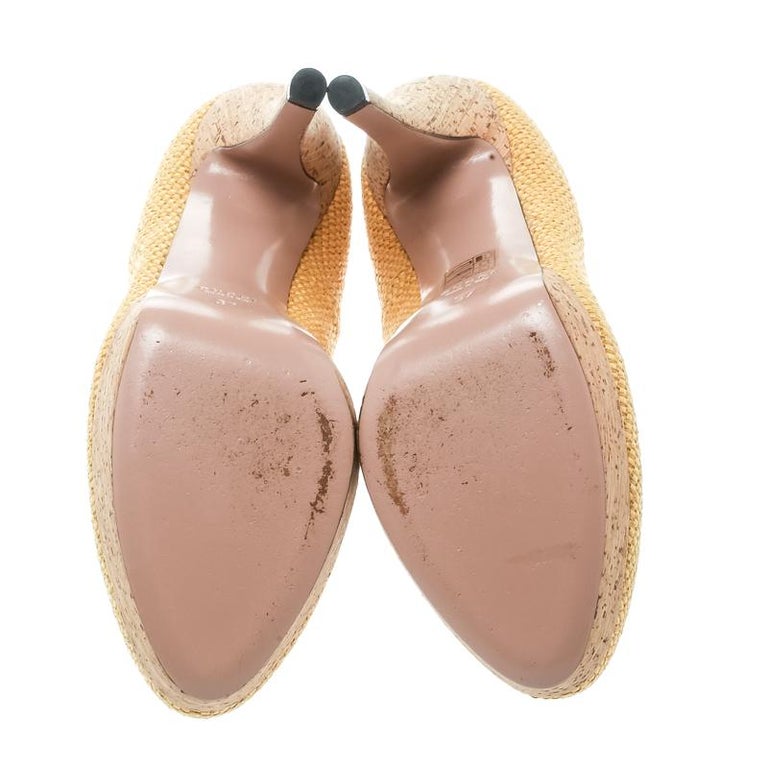 Gucci Yellow Woven Jute Bumblebee Cork Platform Pumps Size 37 For Sale ...