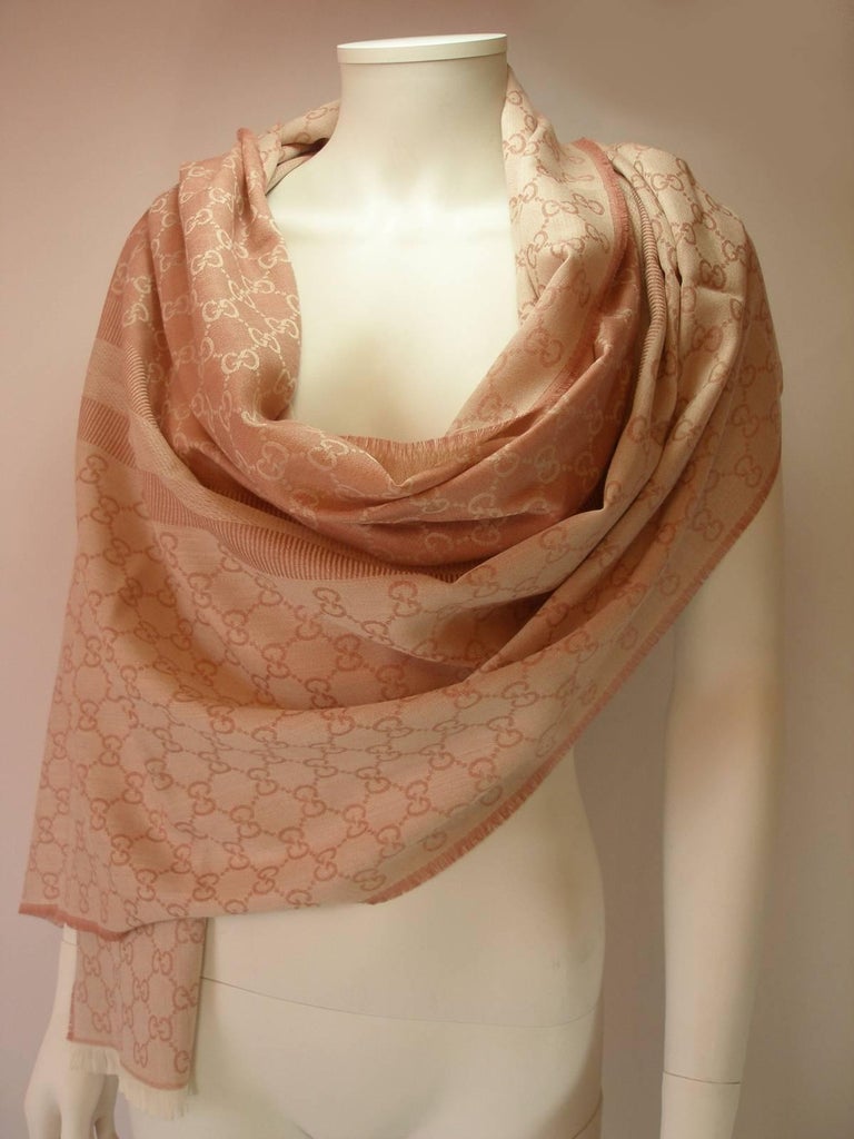 Gucci Guccissima Écharpe GG Powder Pink and Crème Wool and Silk Scarf ...