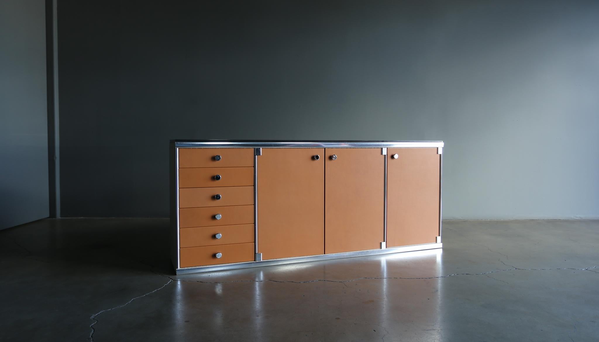 Guido Faleschini Leather and Granite Credenza for Mariani, Italy, c ...