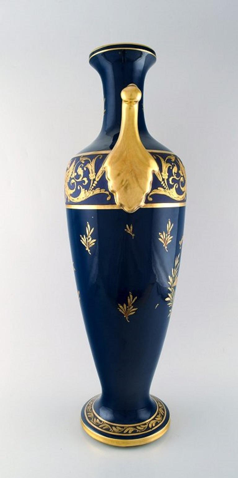 Gustave Asch, paire de vases de sol colossal à glaçure bleu de Sèvres ...