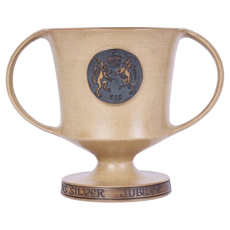 Guy Sydenham Poole Pottery Ltd Edn QEII Silver Jubilee Loving Mug For ...