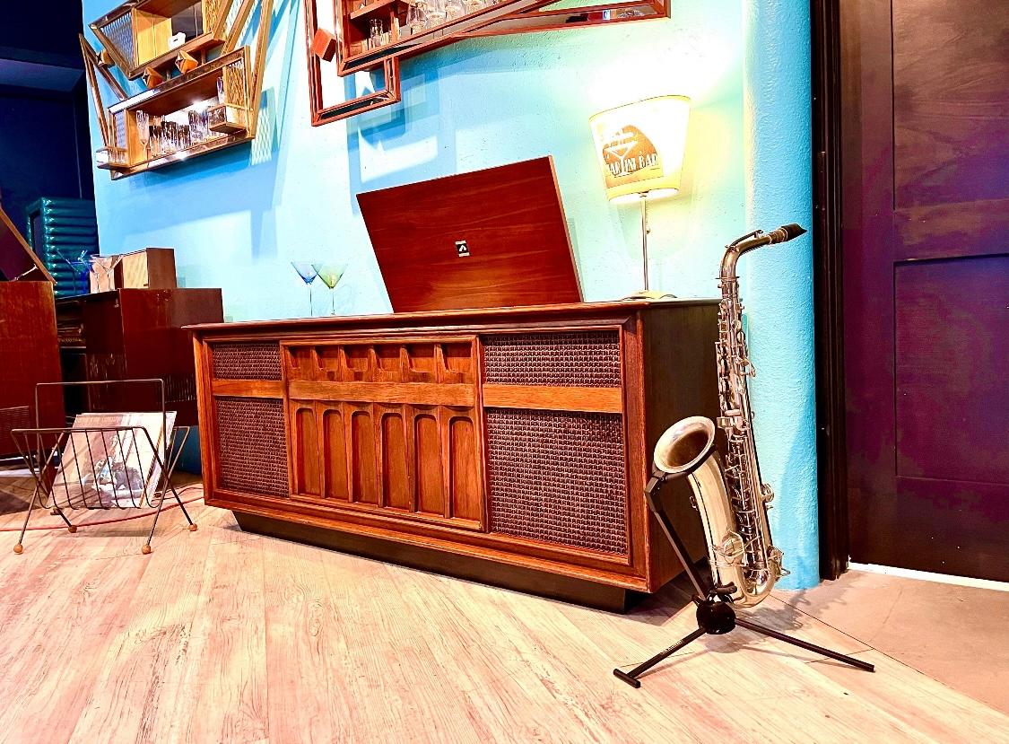 GWS399 Mid-Century Modern Stereo Console Cabinet Record Player ...