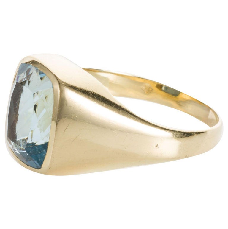 H Stern 5.20 Carat Aquamarine and 18 Karat Yellow Gold Unisex Signet ...