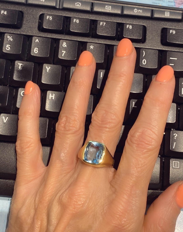 H Stern 5.20 Carat Aquamarine and 18 Karat Yellow Gold Unisex Signet ...