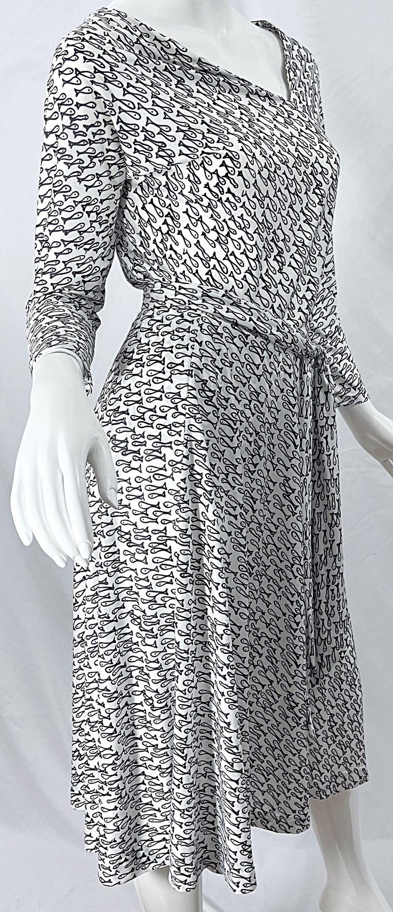 Halston IV 1970s Rare Novelty Fish Print Black and White Vintage 70s ...