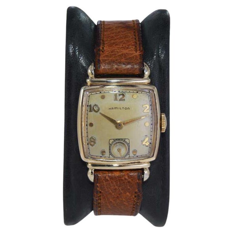 Hamilton Montre en forme de coussin remplie d'or avec cadran d'origine ...