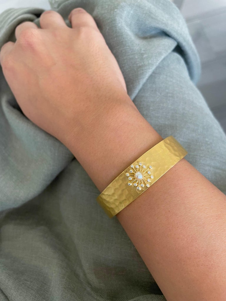 Hammered Matte 18k Yellow Gold Bangle with a Certified Bahraini Natural ...