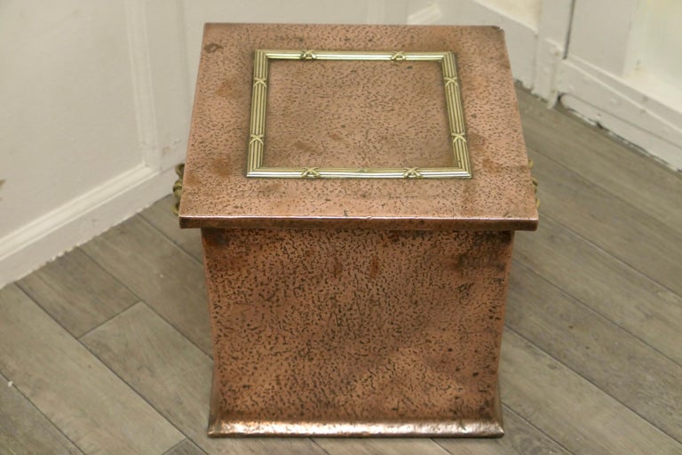 Hand Beaten Arts and Crafts Copper Coal Box For Sale at 1stDibs