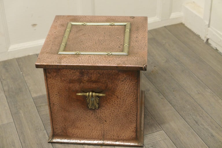 Hand Beaten Arts and Crafts Copper Coal Box For Sale at 1stDibs
