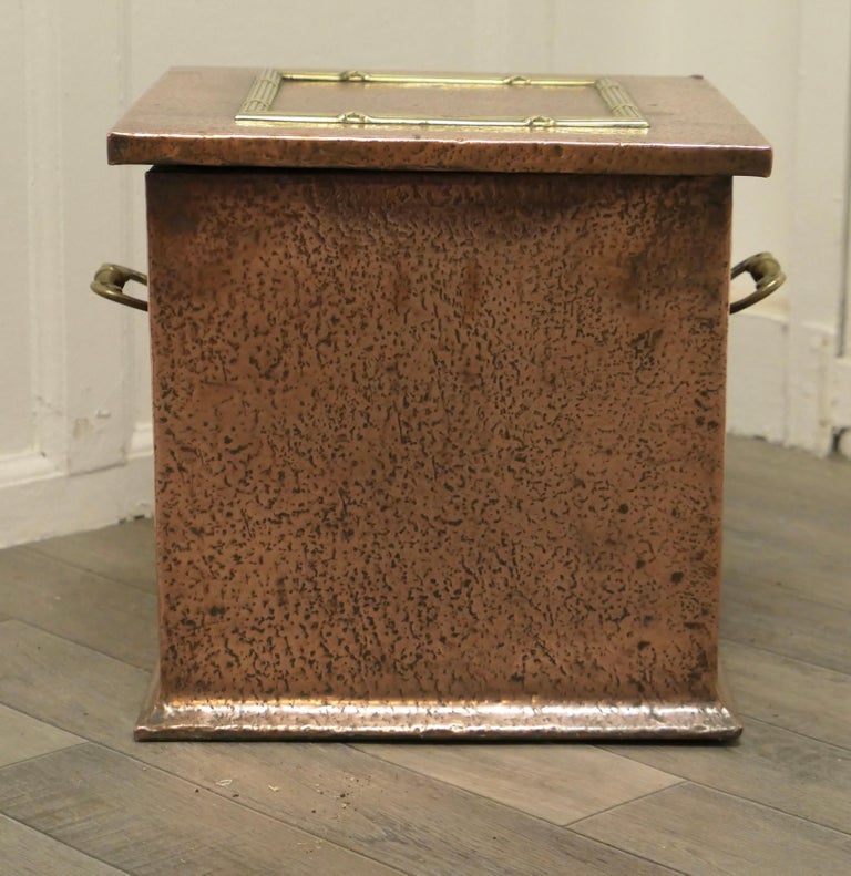 Hand Beaten Arts and Crafts Copper Coal Box For Sale at 1stDibs