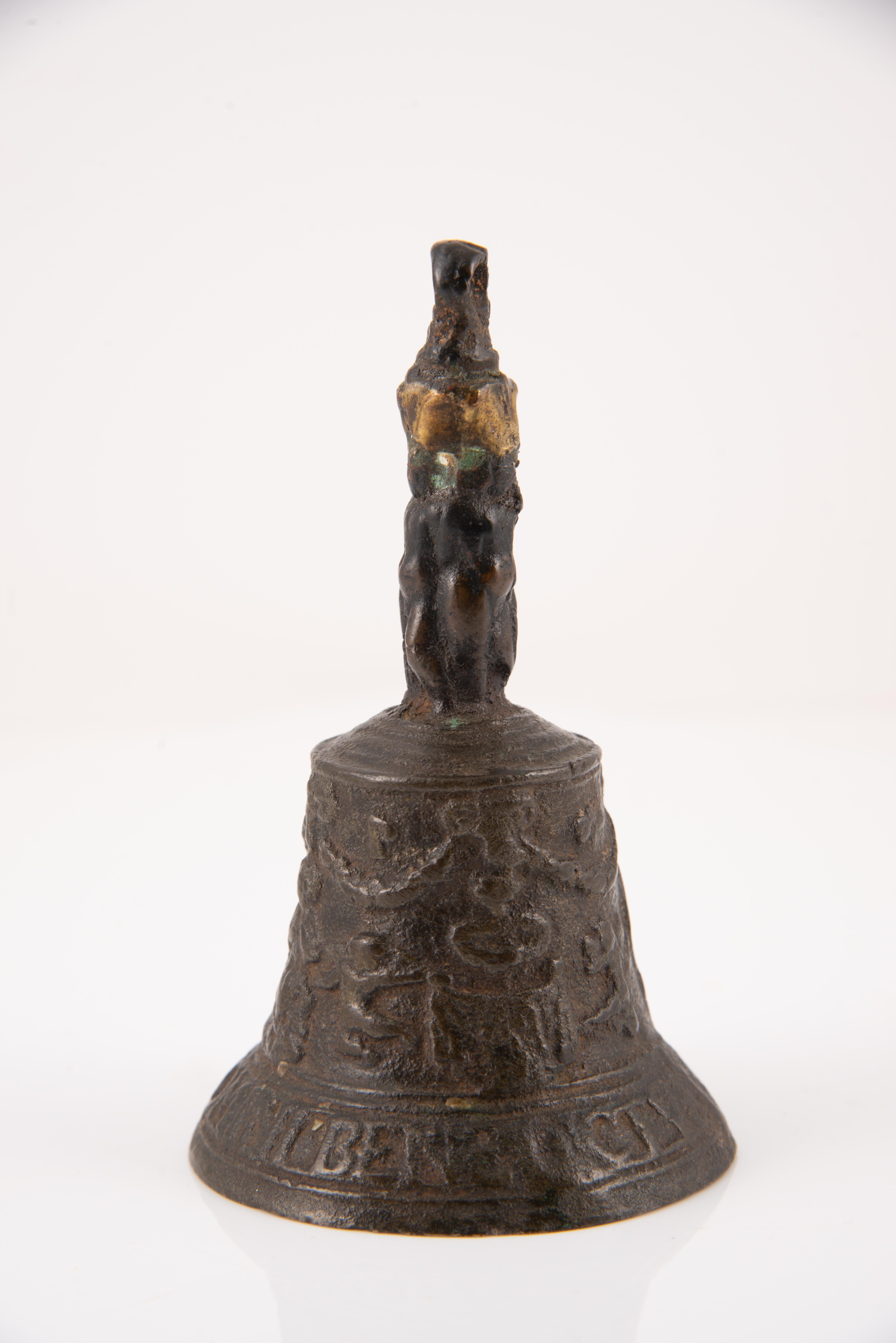 Hand bell or bell, “from Malinas”. Bronze. 16th century. For Sale at ...