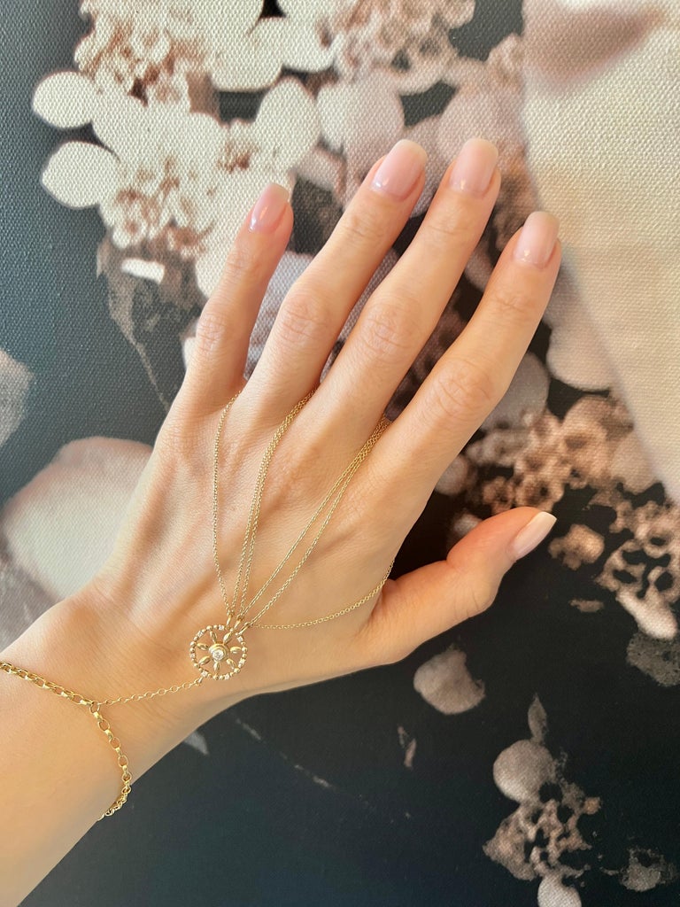 Hand Chain with Finger Loops in 14K Yellow Gold For Sale at 1stDibs