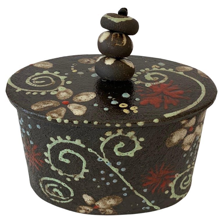French Hand-Crafted and Painted Ceramic Trinket or Jewelry Box For Sale ...