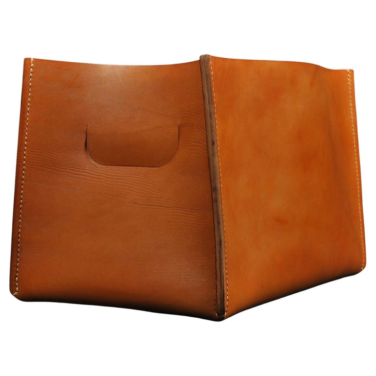 Hand-Crafted Tan Leather and Oak Box For Sale at 1stDibs