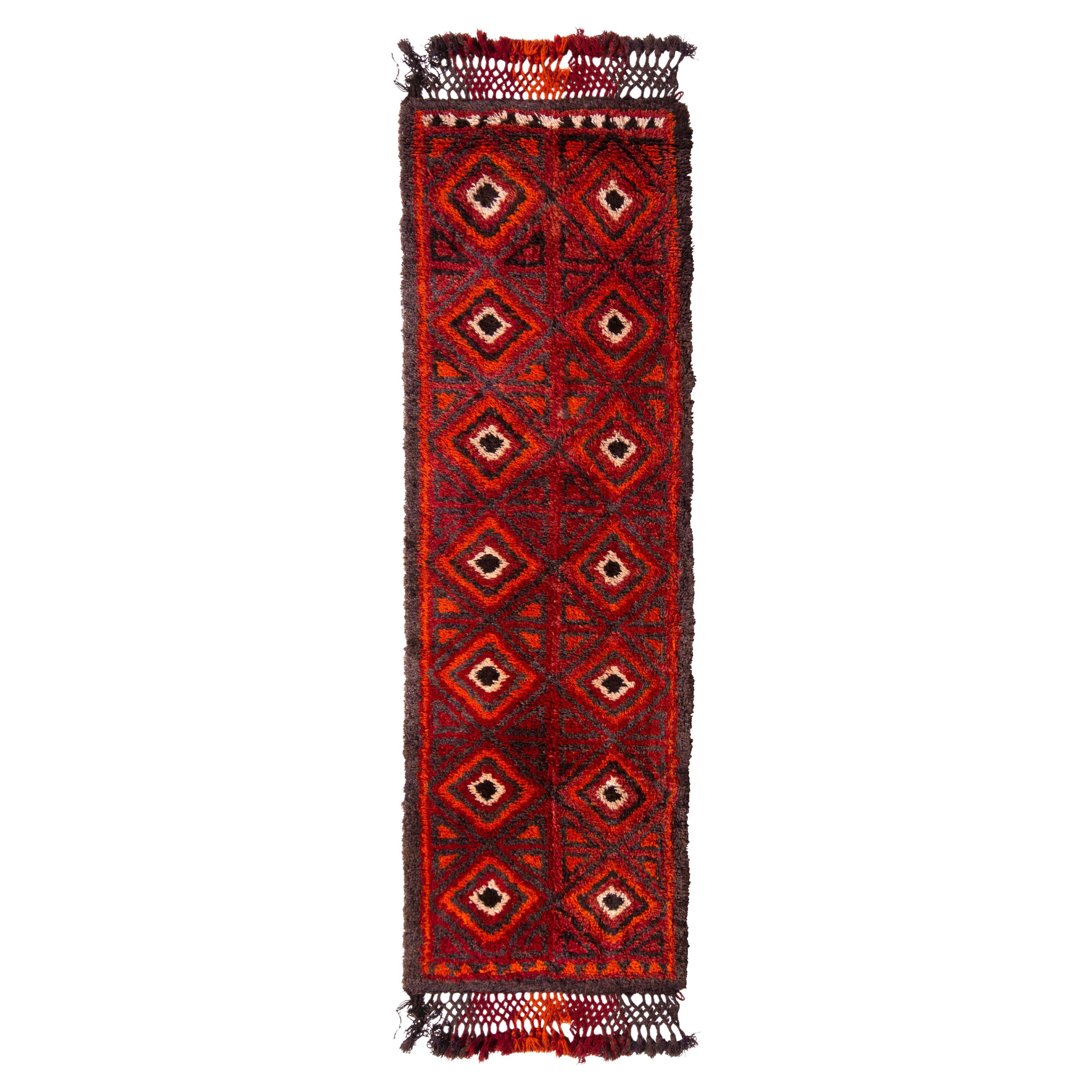 Nazmiyal Collection Ivory Modern Moroccan Style Runner Rug 3 ft 9 in x ...