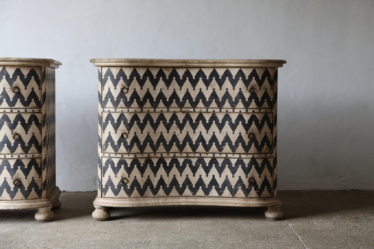 Hand Painted Pair of Curved 19th Century Chests, Tuscany, Italy at 1stDibs
