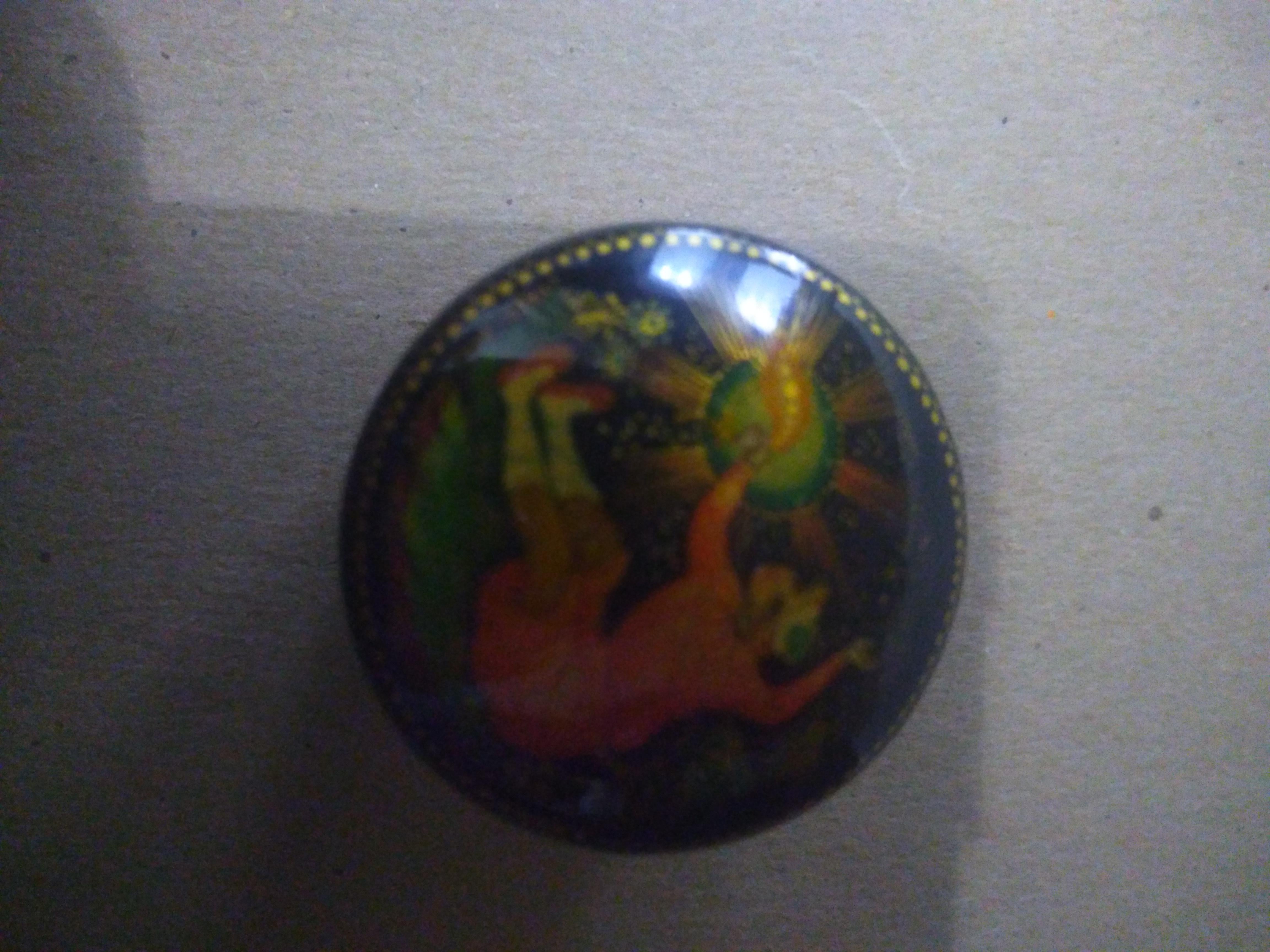 Hand-painted Russian Lacquered Box and pin For Sale at 1stDibs