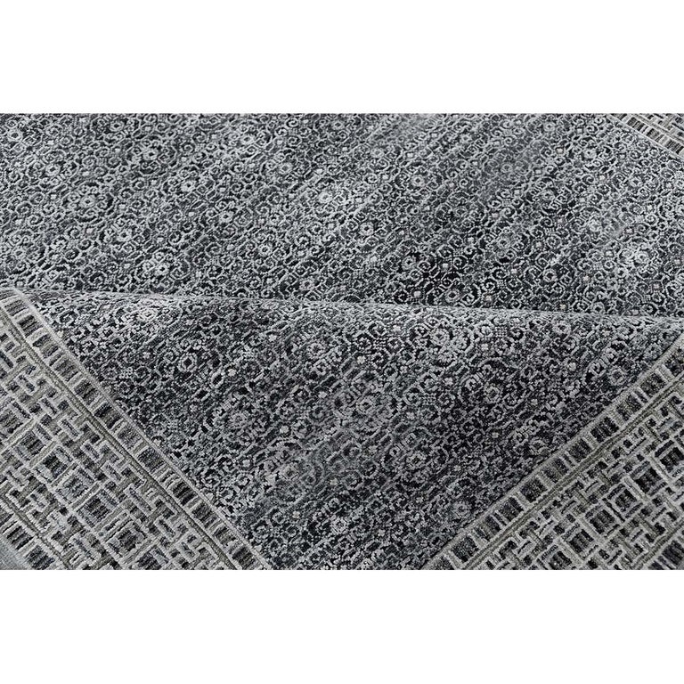 Hand Woven Luxury Charcoal / Silver Area Rug For Sale at 1stDibs