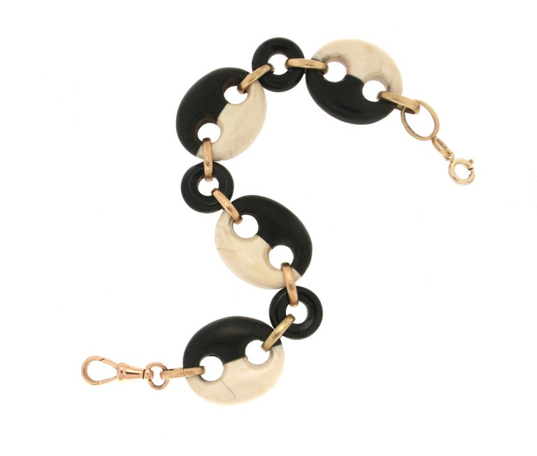 Handcraft Wood 14 Karat Yellow Gold Onyx Cuff Bracelet For Sale at 1stDibs