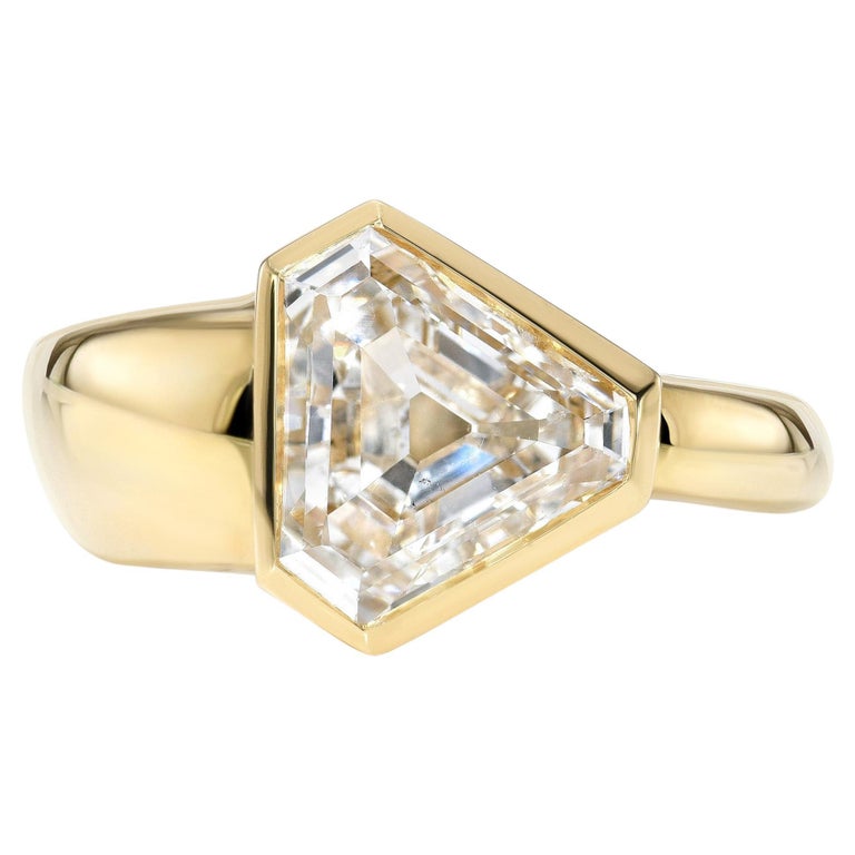 Handcrafted Ezra Trapezoid Cut Diamond Ring by Single Stone For Sale at ...