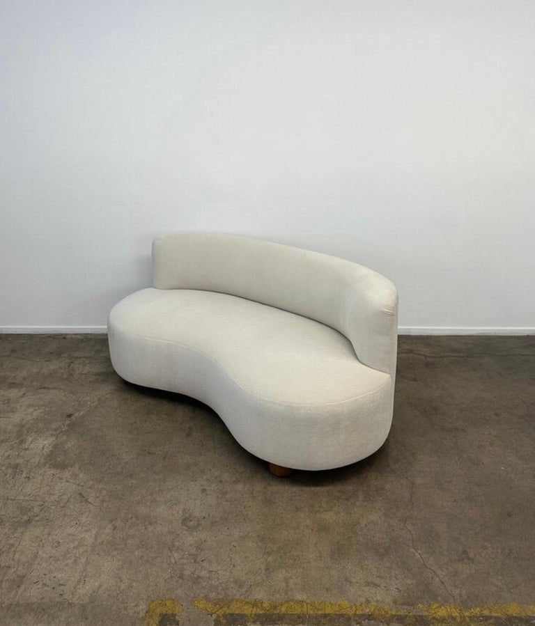Handcrafted Kidney sofa For Sale at 1stDibs