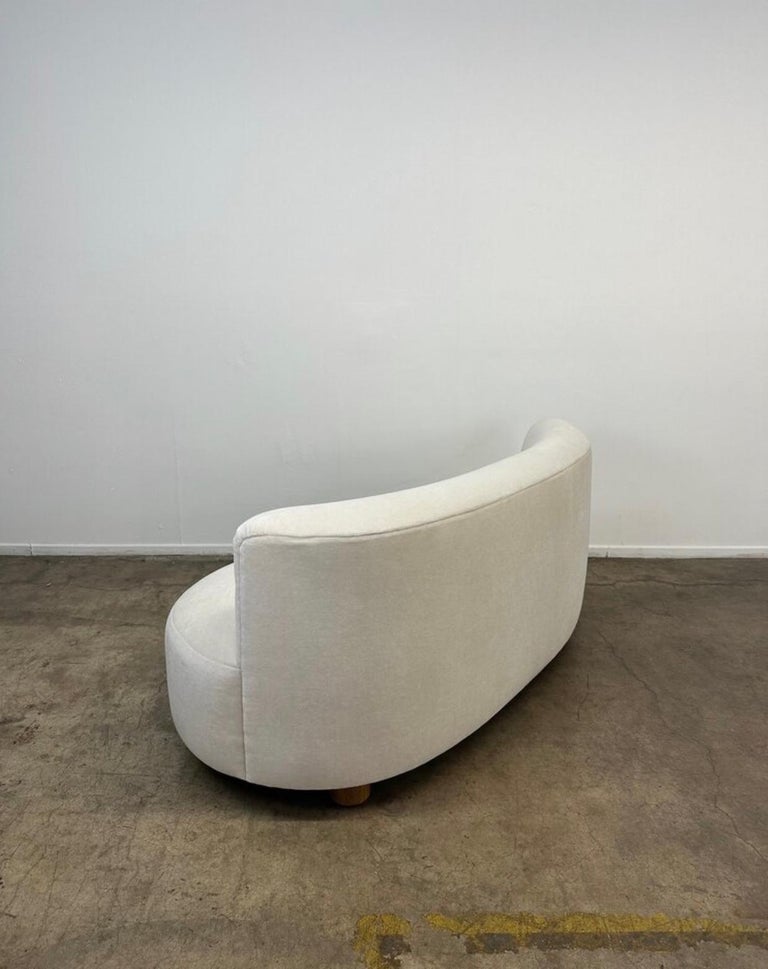 Handcrafted Kidney sofa For Sale at 1stDibs