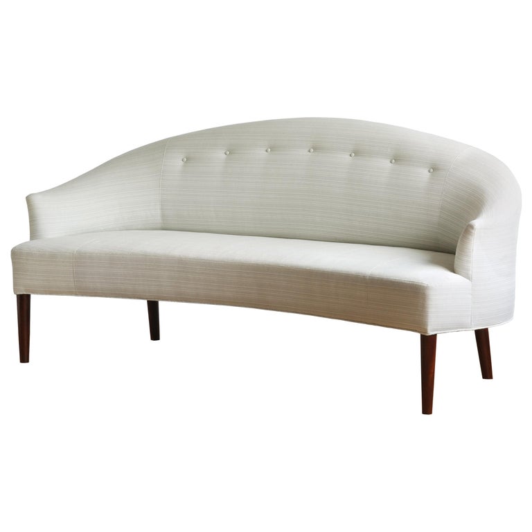 Handcrafted Scandinavian Inspired Streamline Settee for Bay Window ...