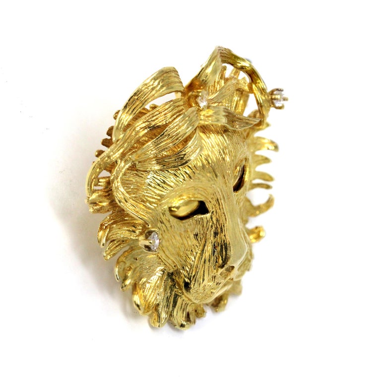 Handmade 18 Karat Yellow Gold and Diamond Lion Brooch For Sale at 1stDibs
