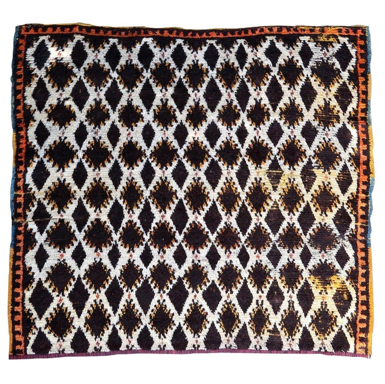 Handmade Antique Moroccan Berber Rug, 1900s, 1P58 For Sale at 1stDibs