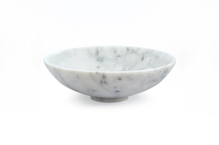 Handmade Small Fruit Bowl in White Carrara Marble For Sale at 1stDibs
