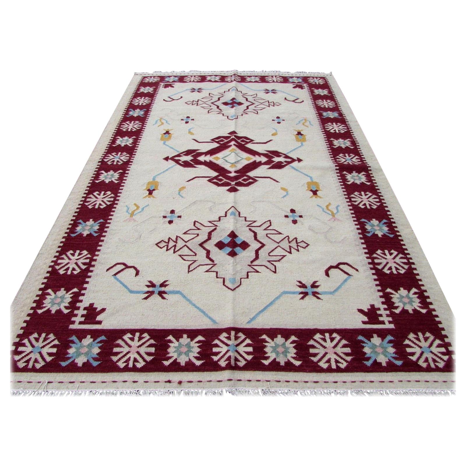 Handmade Antique Indian Dhurri Kilim, 1930s, 1B533 For Sale at 1stDibs