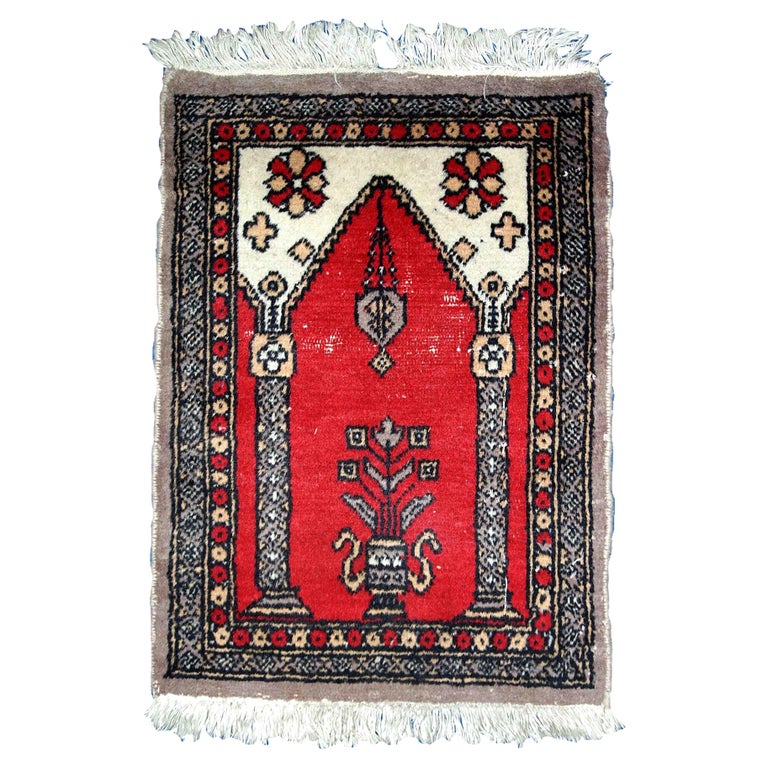Handmade Vintage Pakistani Lahore Rug, 1950s, 1C764 For Sale at 1stDibs