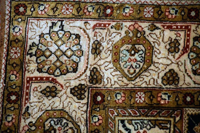 Handmade Vintage Pakistani Lahore Rug 1970s, 1G33 For Sale at 1stDibs