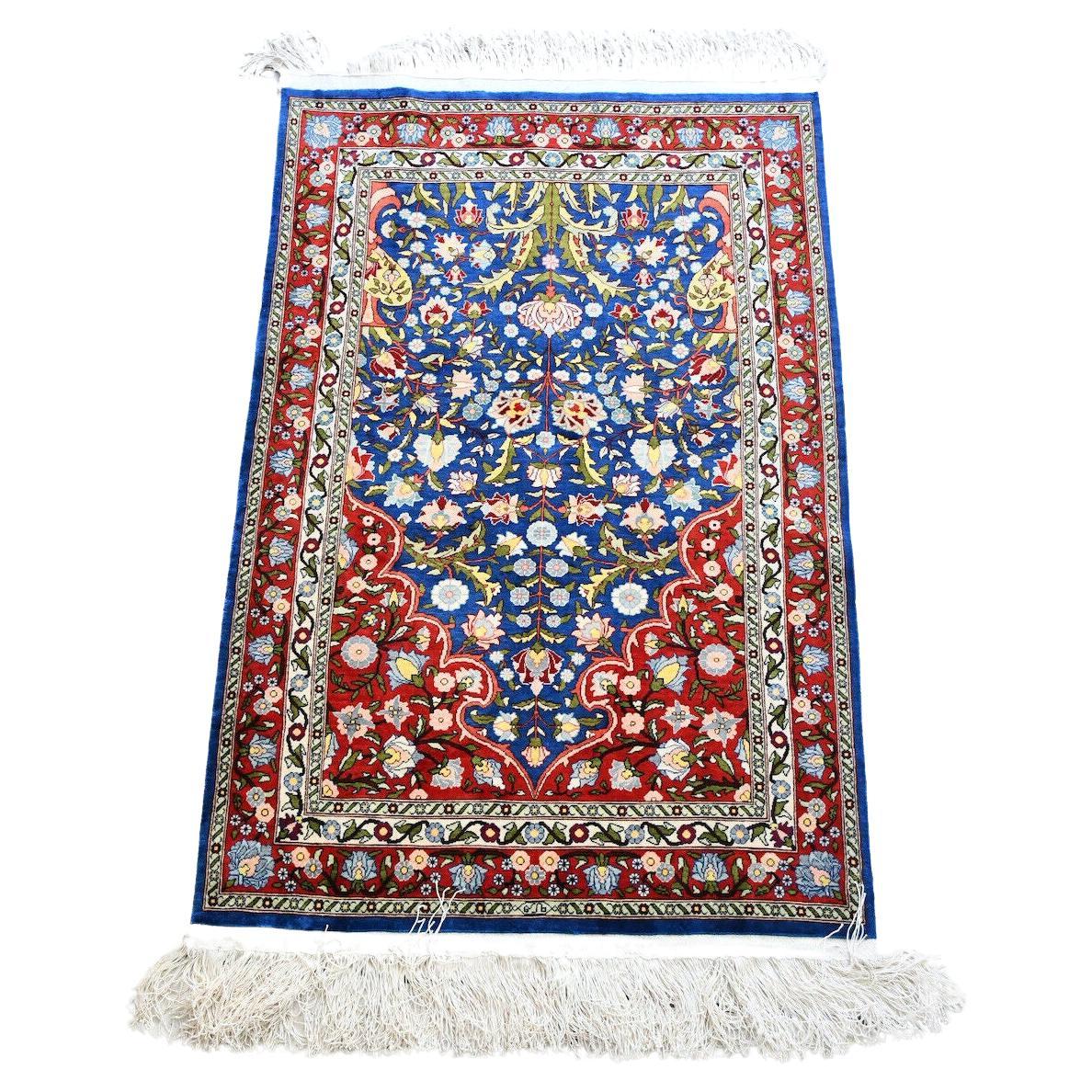Handmade Vintage Turkish Silk Hereke Prayer Rug 2' x 3.3', 1980s - 1G35 ...