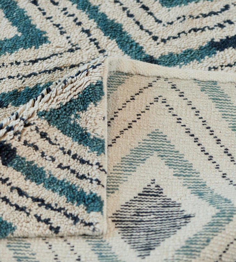 Handwoven Modern Wool Diamond Pattern Rug For Sale at 1stDibs