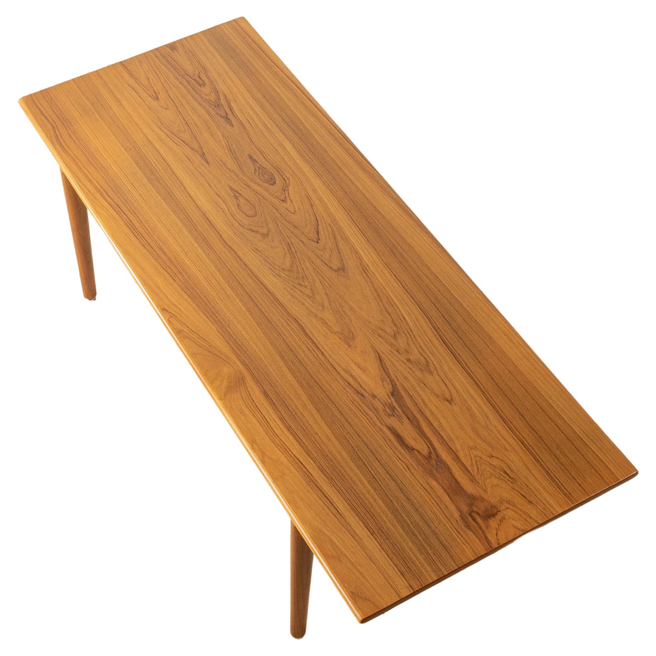 Hans Wegner Round Oak Coffee Table for Andreas Tuck, Denmark, 1960s at ...