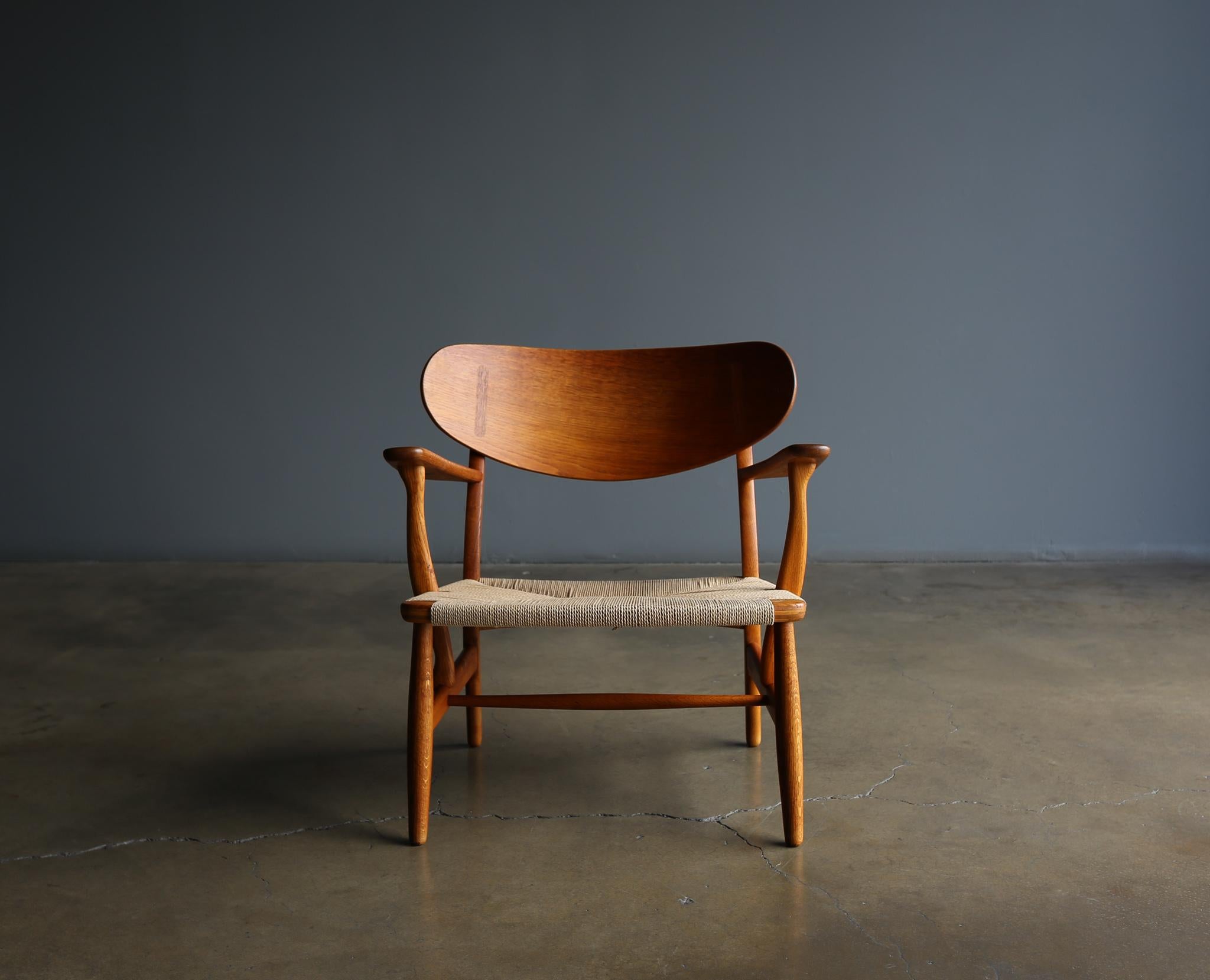 Hans J. Wegner CH22 Lounge Chair for Carl Hansen and Søn, Denmark ...