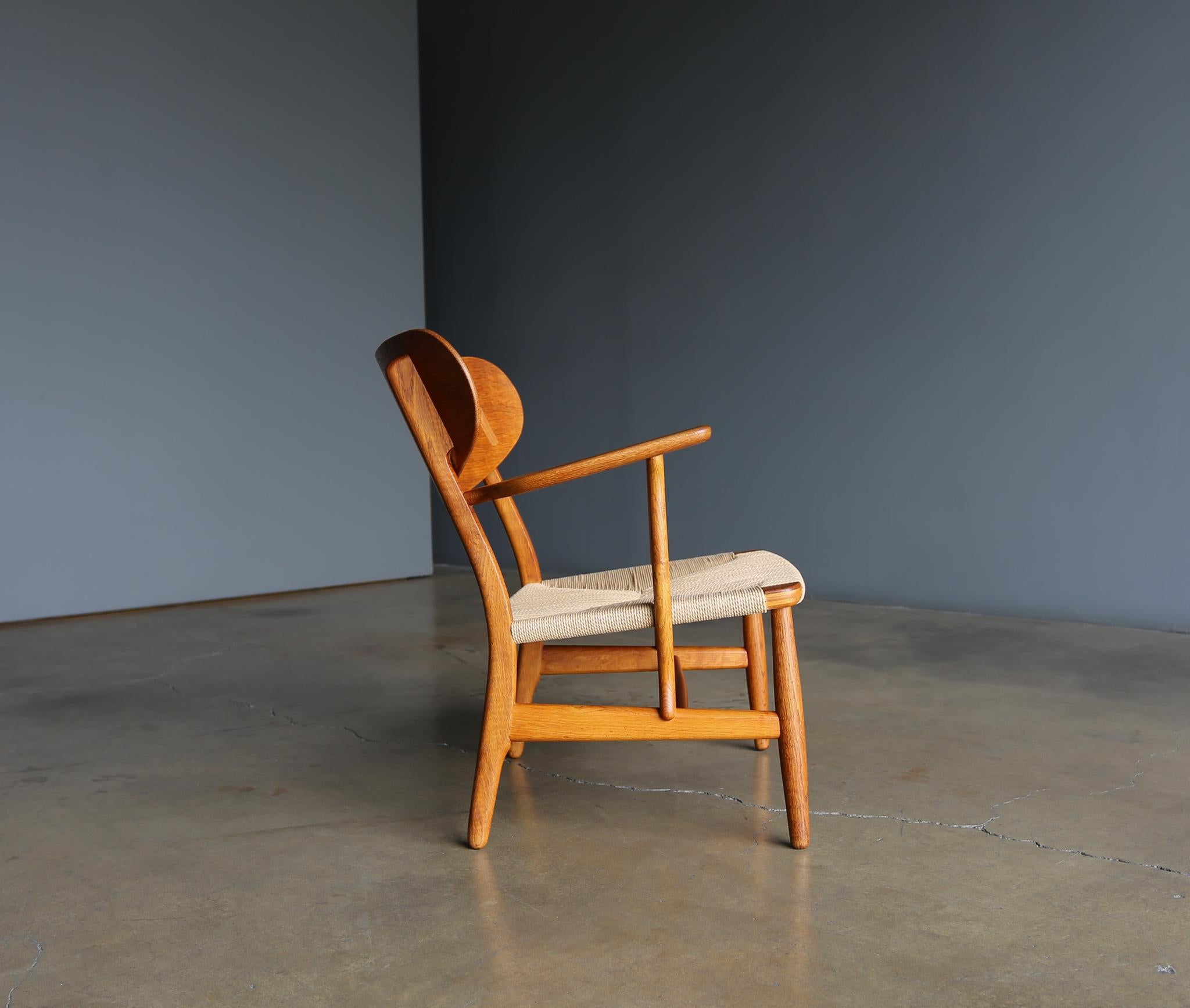 Hans J. Wegner CH22 Lounge Chair for Carl Hansen and Søn, Denmark ...