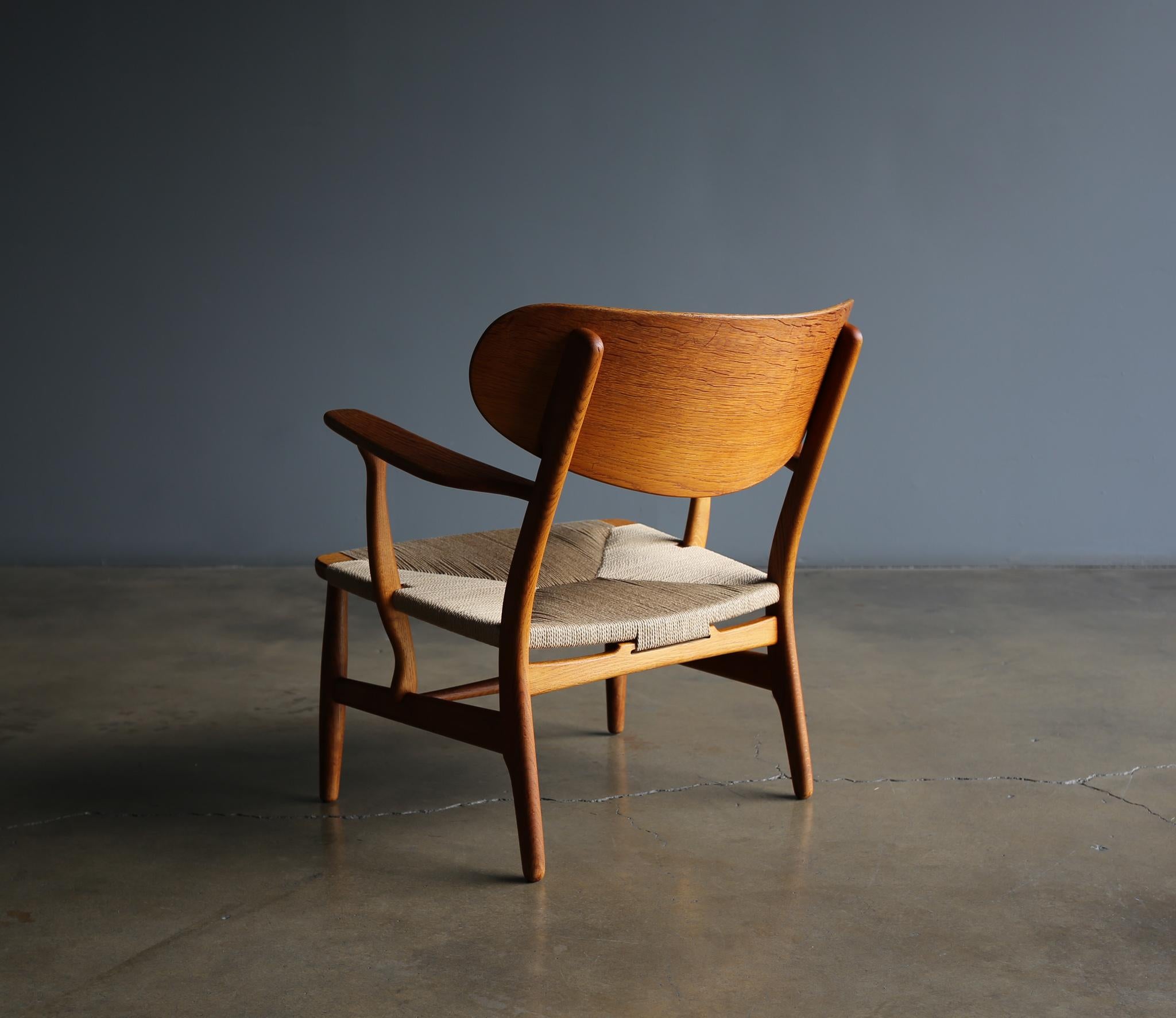 Hans J. Wegner CH22 Lounge Chair for Carl Hansen and Søn, Denmark ...