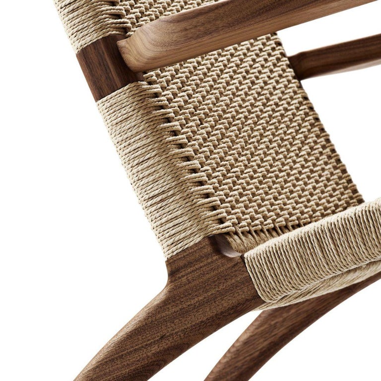 Hans J Wegner 'Ch25' Chair in Walnut, Oil and Papercord for Carl Hansen and Son For Sale at 1stDibs