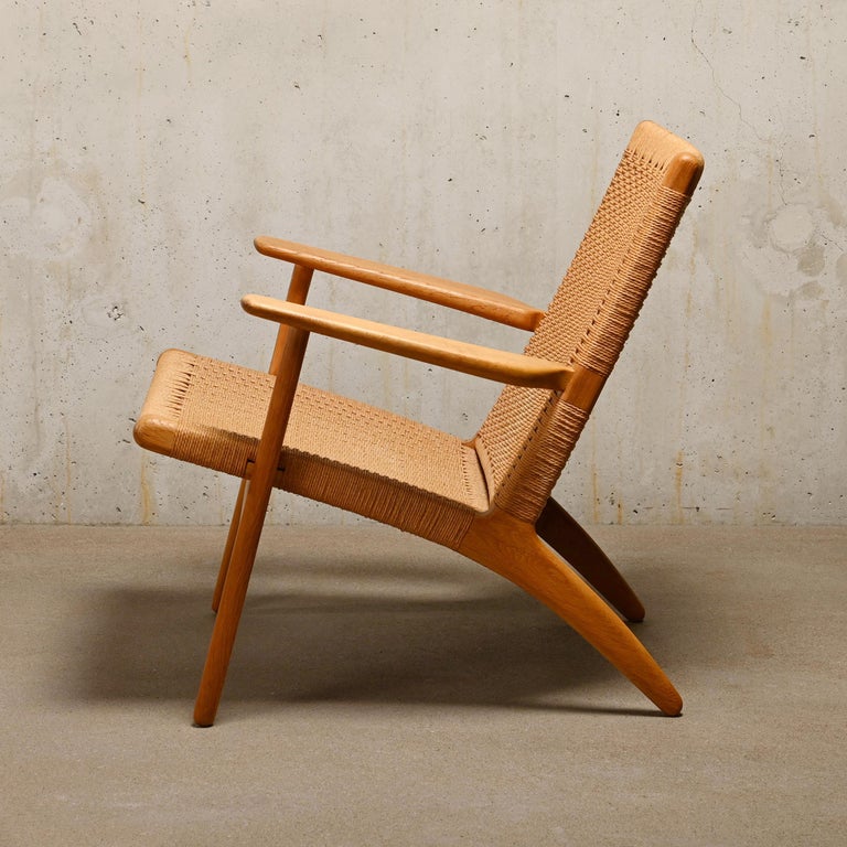 Hans J. Wegner CH25 Lounge Chair in oak and paper-cord for Carl Hansen and Son at 1stDibs