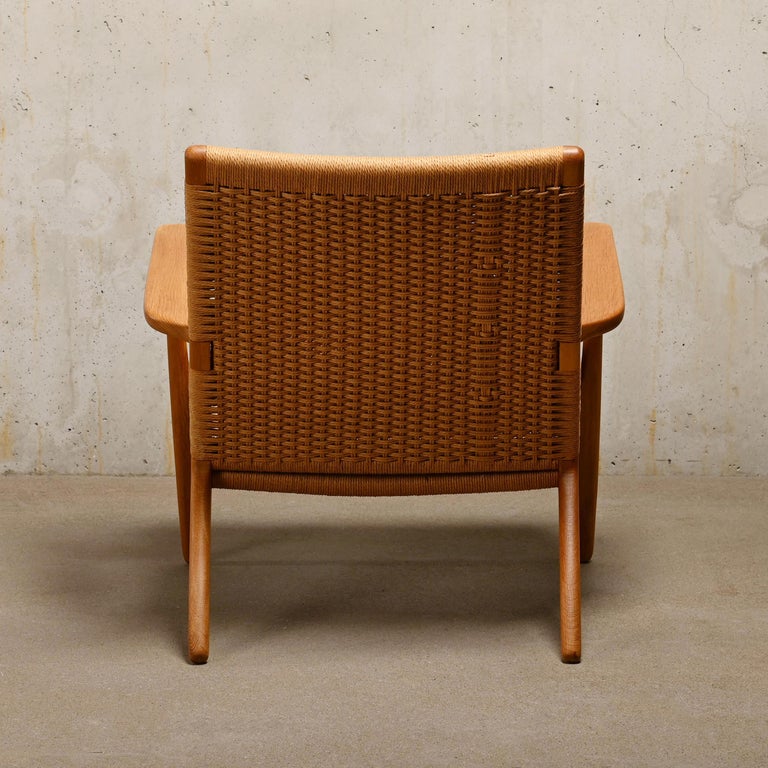 Hans J. Wegner CH25 Lounge Chair in oak and paper-cord for Carl Hansen and Son at 1stDibs