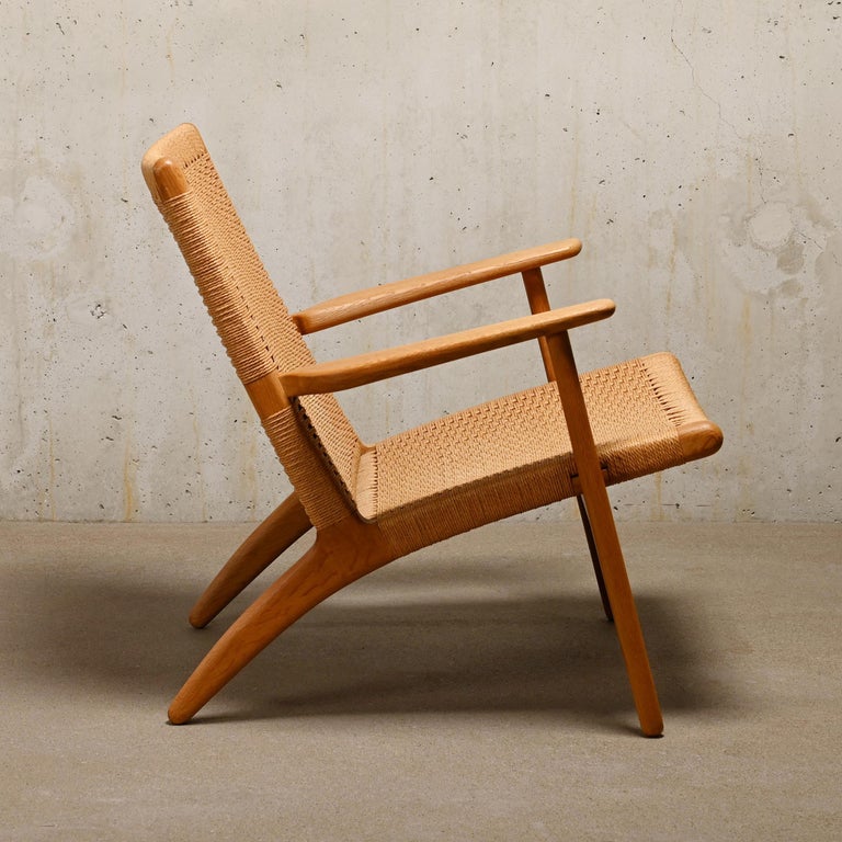Hans J. Wegner CH25 Lounge Chair in oak and paper-cord for Carl Hansen and Son at 1stDibs