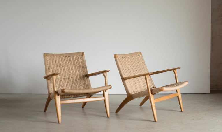 Hans J. Wegner Pair of Easy Chairs “CH 25” for Carl Hansen at 1stDibs