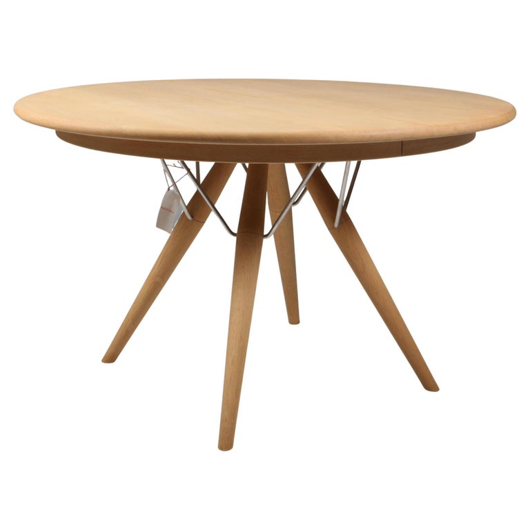 Hans J. Wegner PP75 Circular Dining Table in Solid Oak, Denmark 2000s at 1stDibs