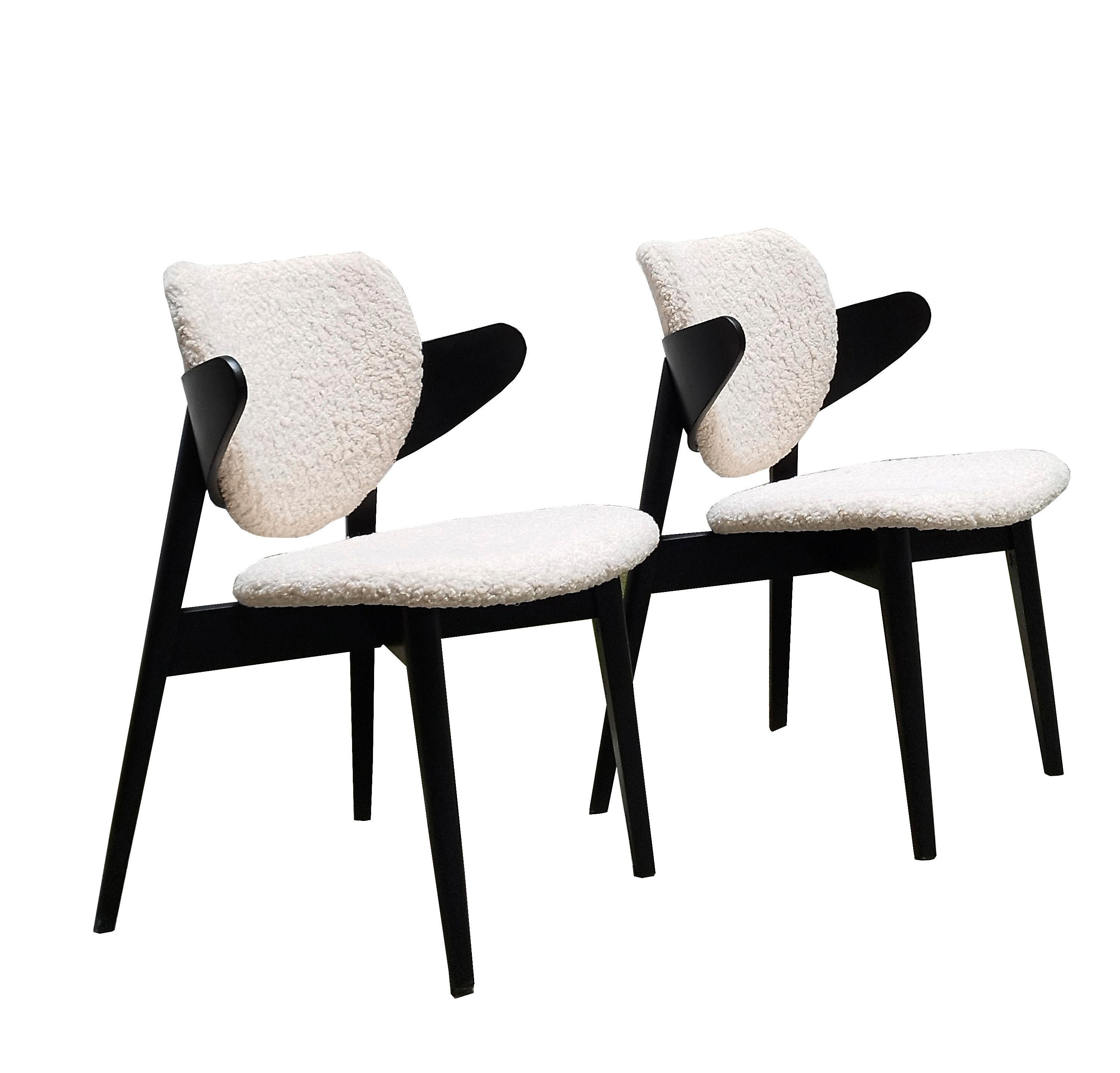 Hans J. Wegner Style Pair of Wood ans White Boucle' Danish Chairs ...
