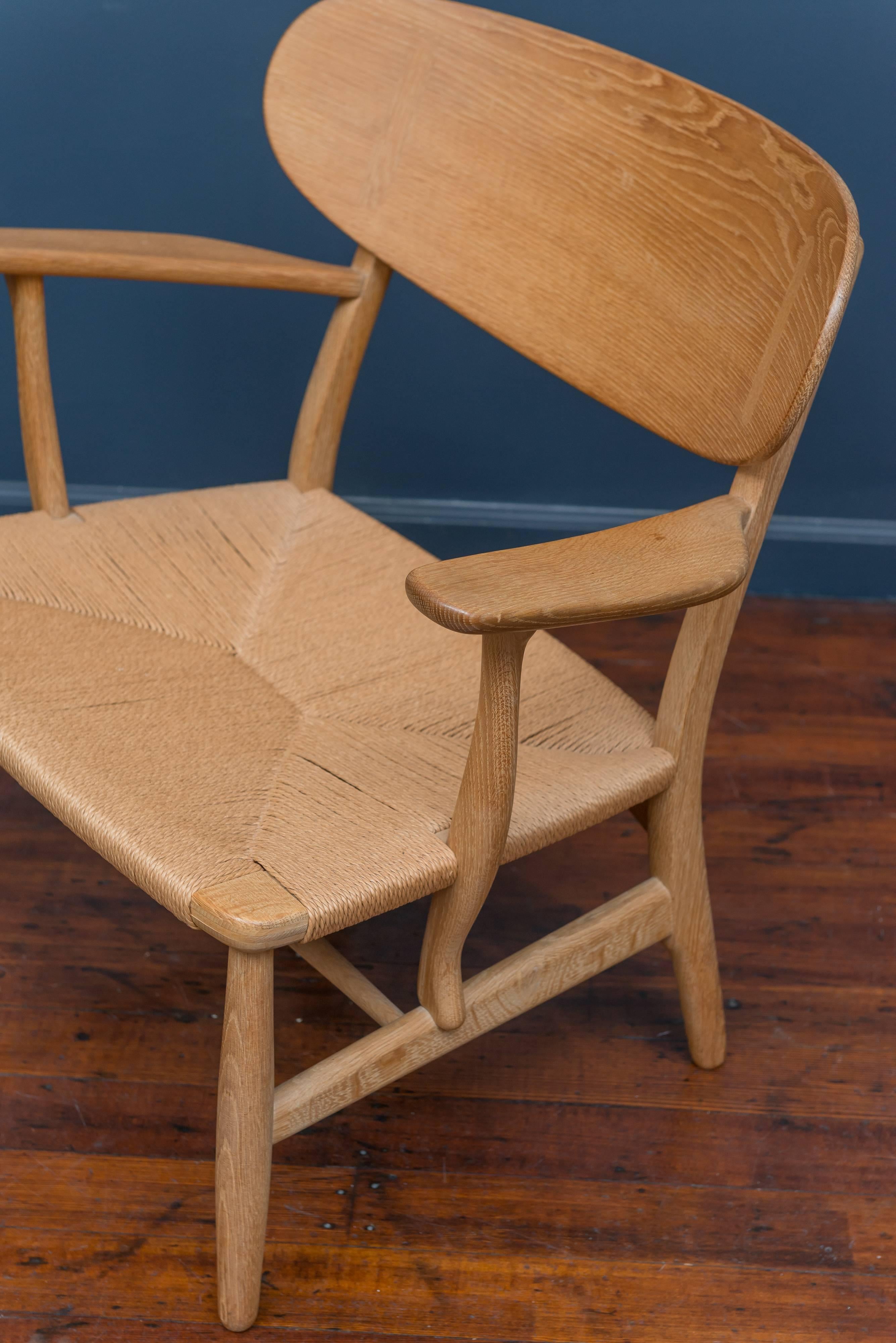 Hans Wegner CH 22 Easy Chair at 1stDibs | wegner sign, panish