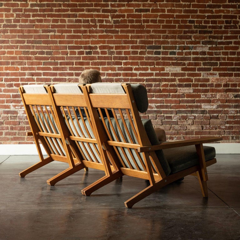 Hans Wegner GE 375 Three-Seat Sofa in Oak, Denmark, 1960s For Sale at ...