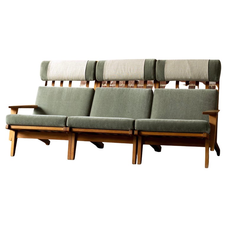 Hans Wegner GE 375 Three-Seat Sofa in Oak, Denmark, 1960s For Sale at ...