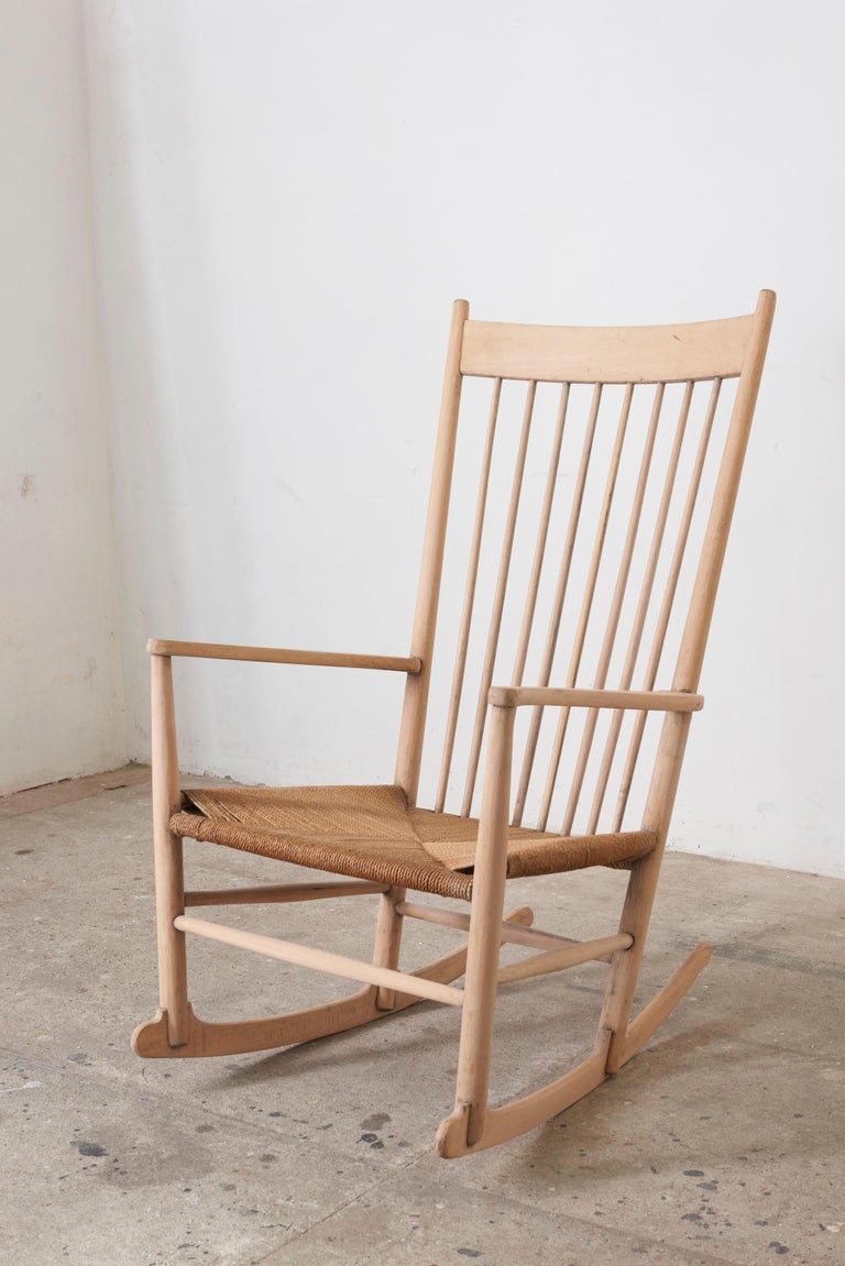 Hans Wegner Voor FDB Møbler J16 Rocking Chair, Denmark at 1stDibs
